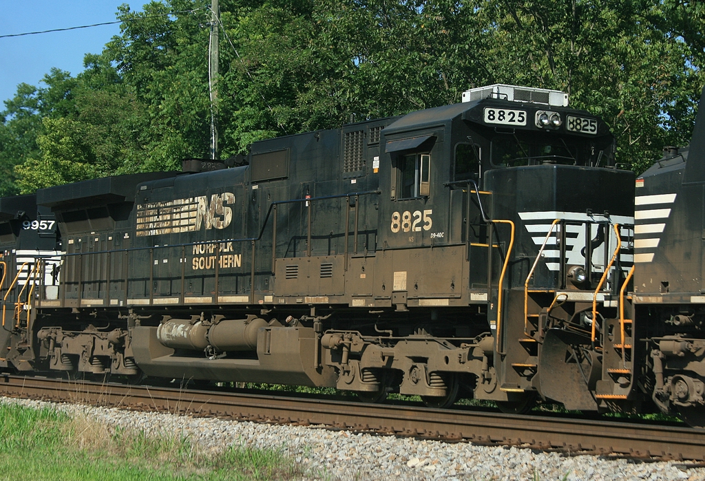 NS 8825